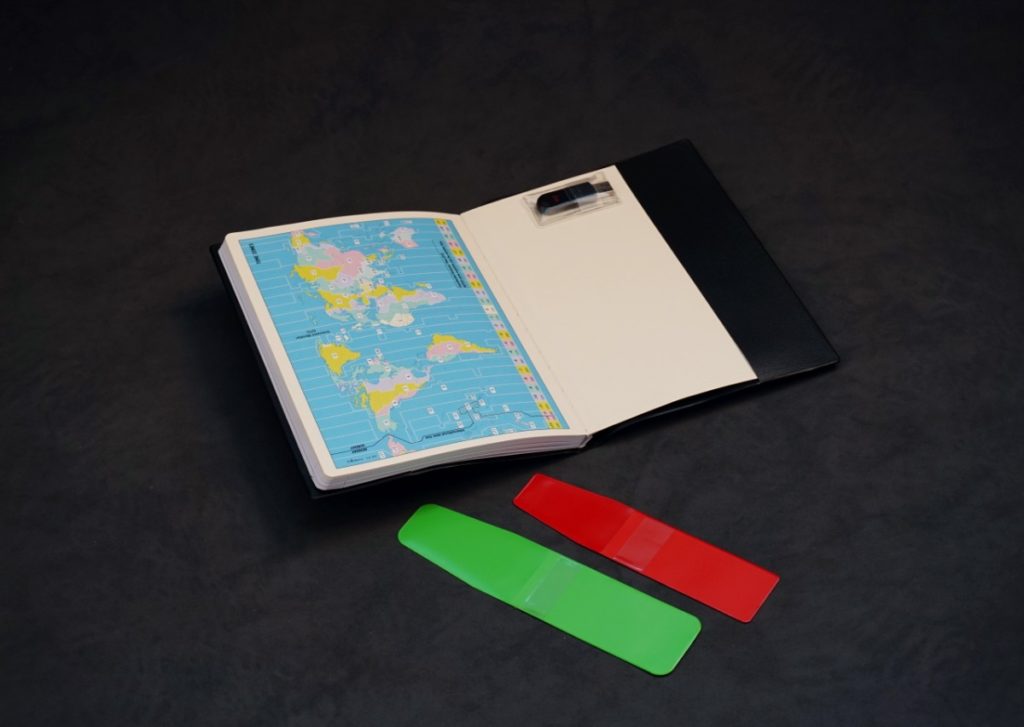 Customised DVD / CD pockets and USB stick pockets - Zeta Srl